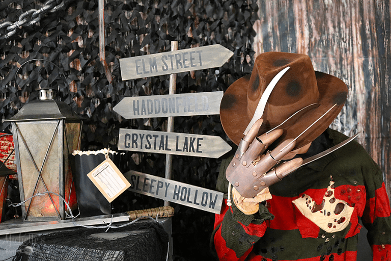 DIY Scary Movie Directional Sign - Michelle's Party Plan-It