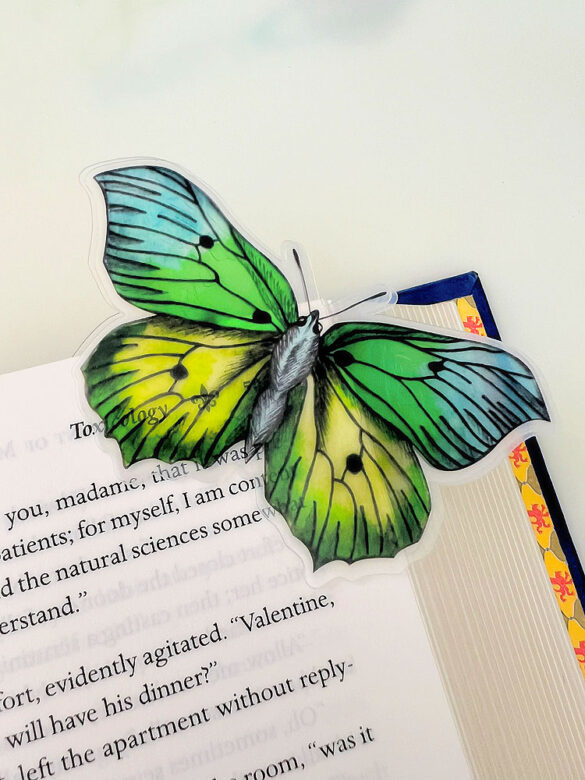 How to Make Clear Corner Butterfly Bookmarks with Cricut - Michelle's ...